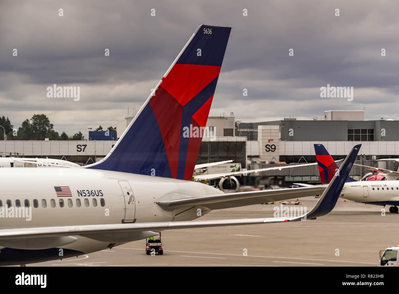 Airplane Tail Fin Stock Photos & Airplane Tail Fin Stock Images - Alamy