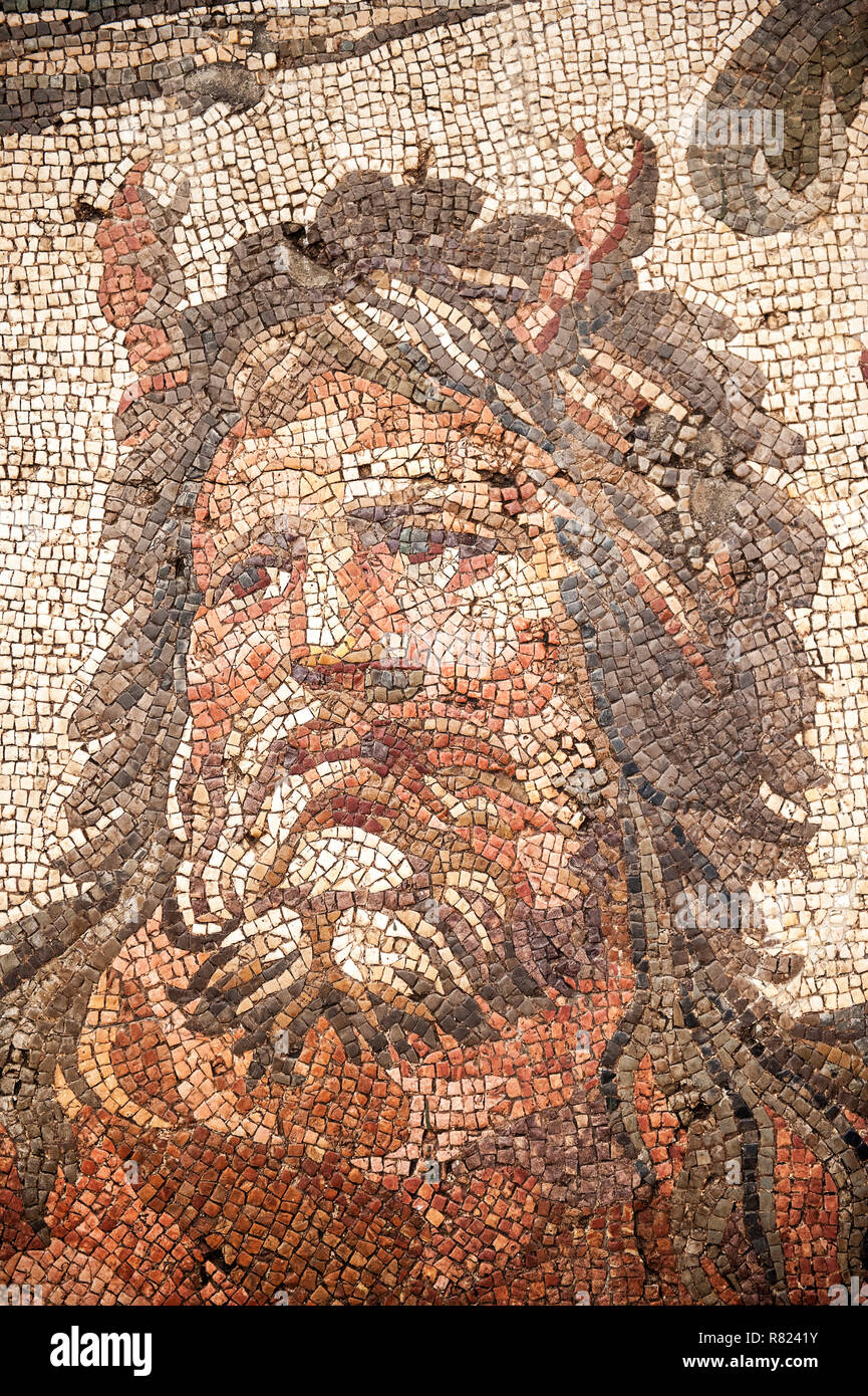 Daphne greek deity hi-res stock photography and images - Alamy