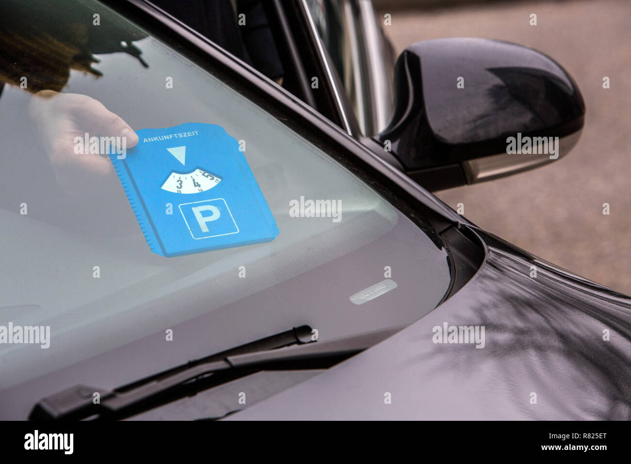 Car parking disc hi-res stock photography and images - Alamy