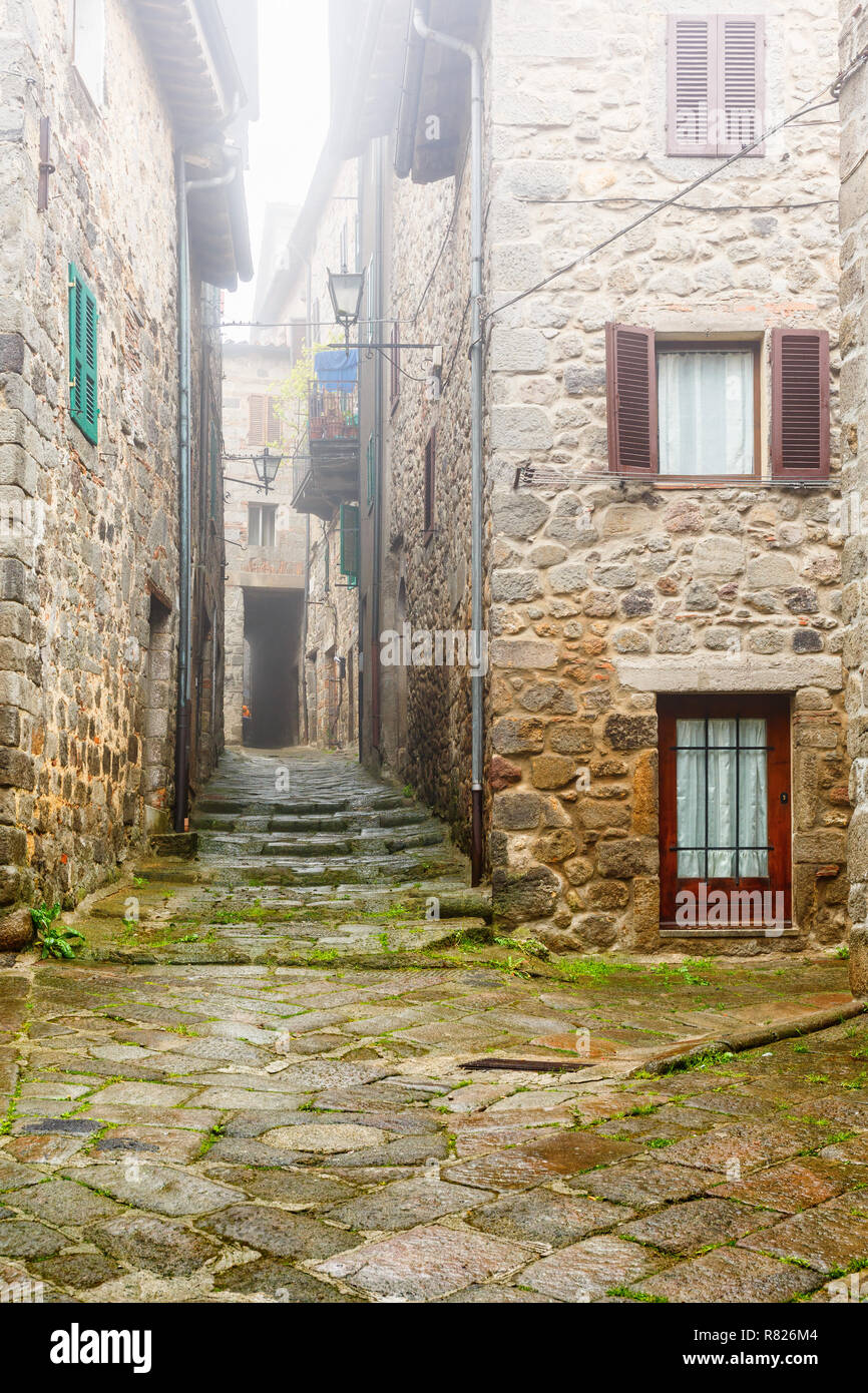 Narrow steps between houses hi-res stock photography and images - Alamy