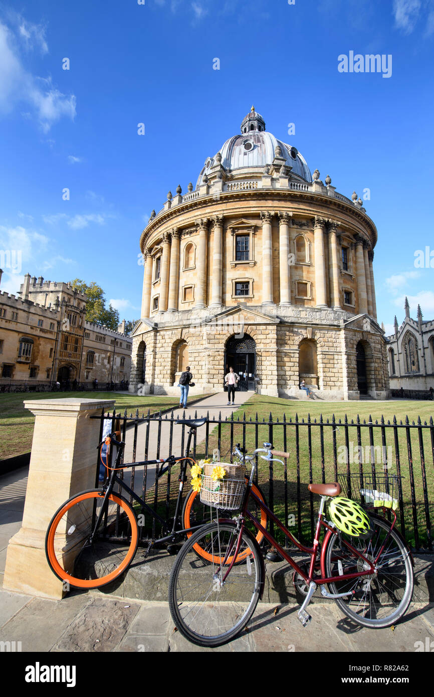 The Radcliffe Camera, reading room of the Bodleian Library at Oxford ...