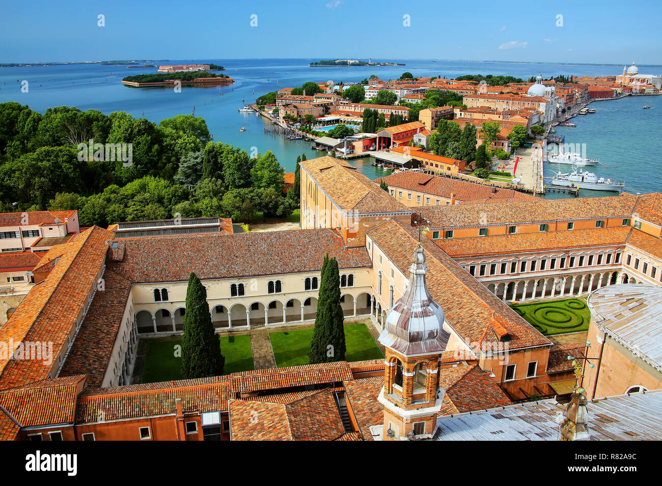 Giudecca island hi-res stock photography and images - Alamy