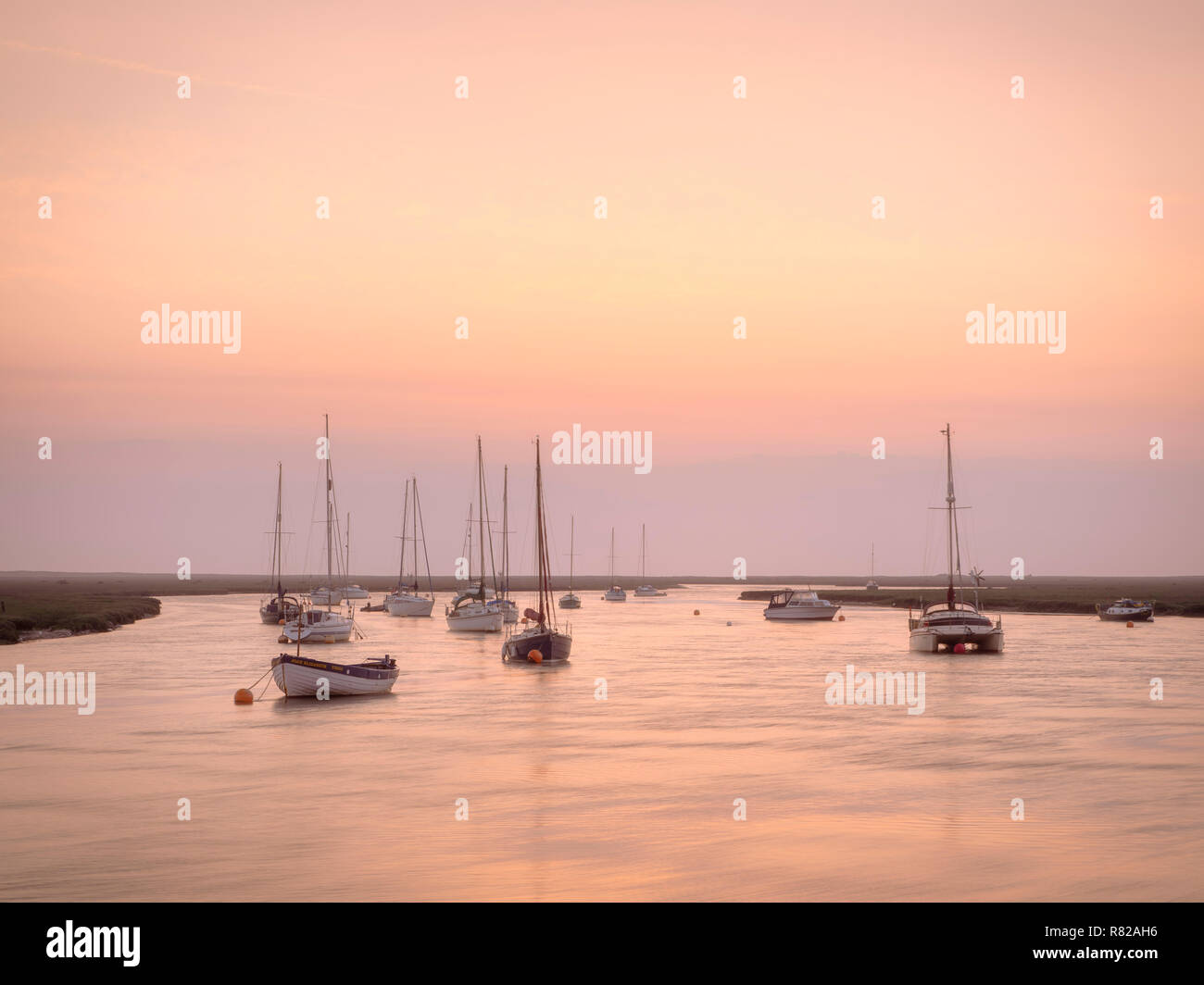 Pre dawn harbour hi-res stock photography and images - Alamy