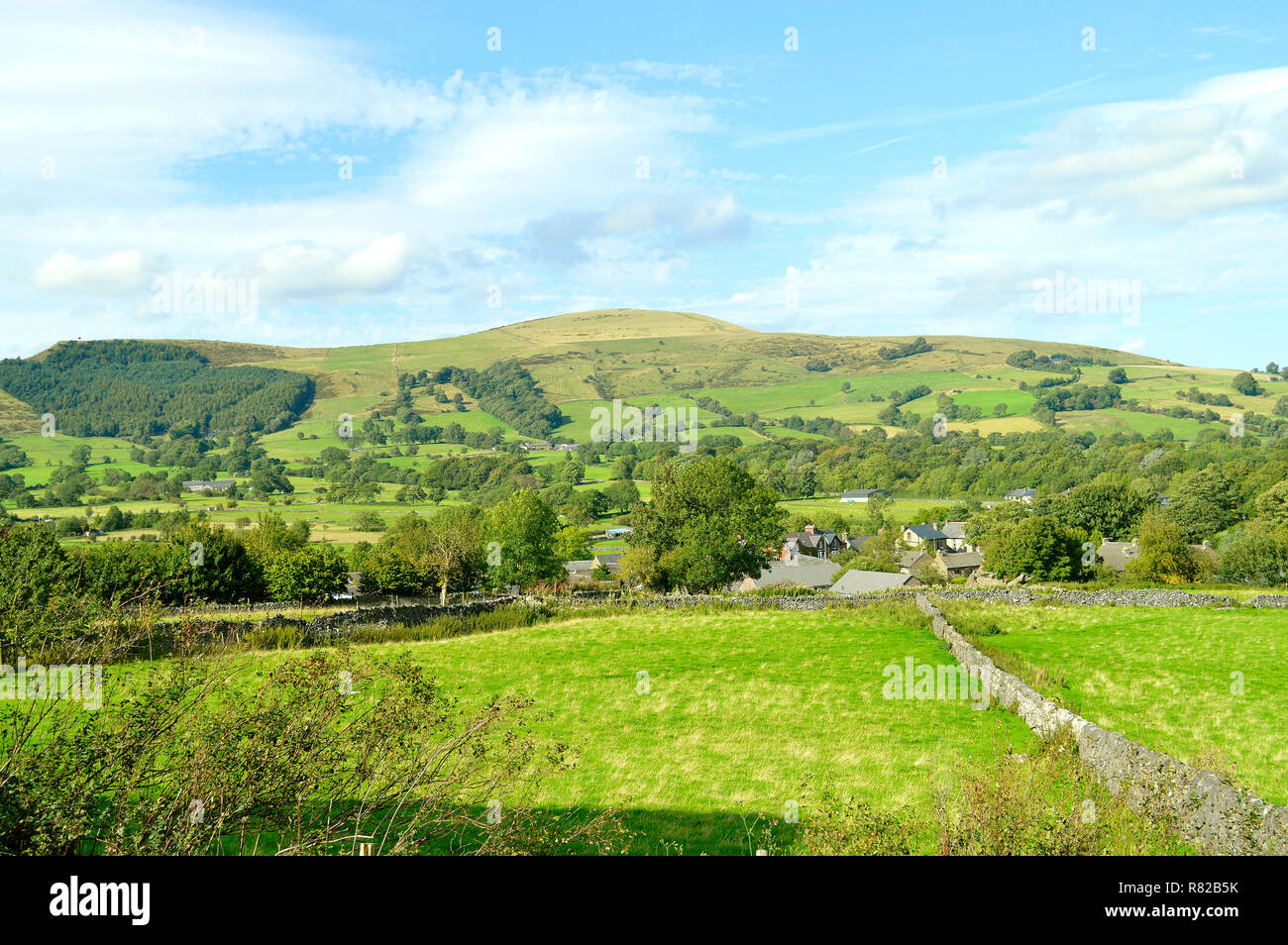 Castleton countryside in the Peak District National Park Stock Photo ...
