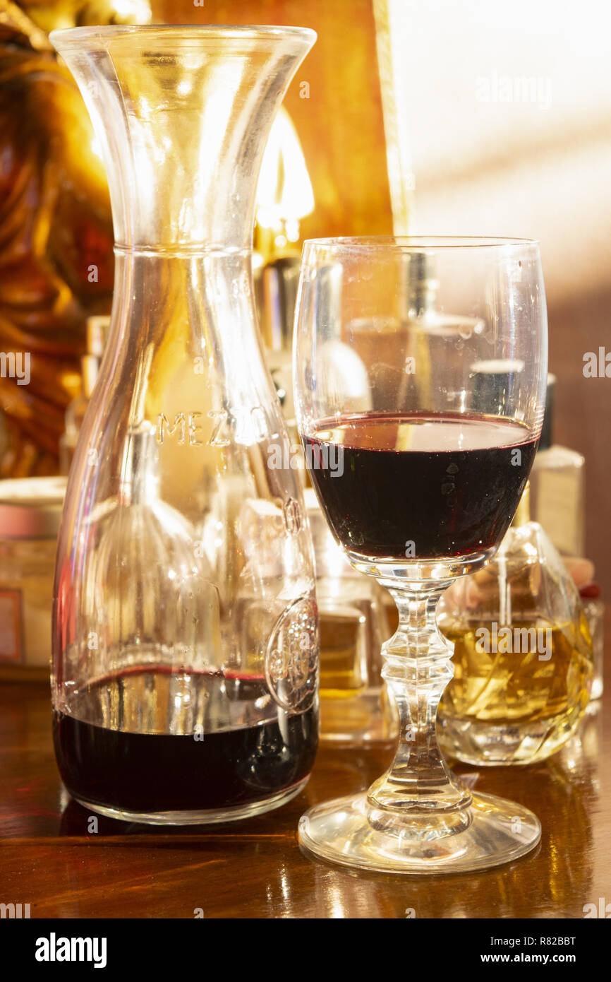 red wine balloon with wine pitcher Stock Photo - Alamy