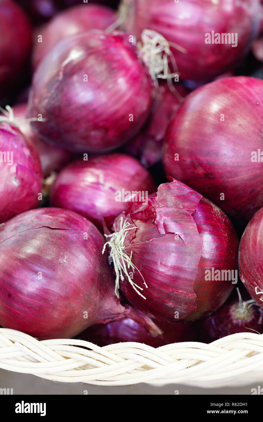 Red onion close-up background Stock Photo - Alamy