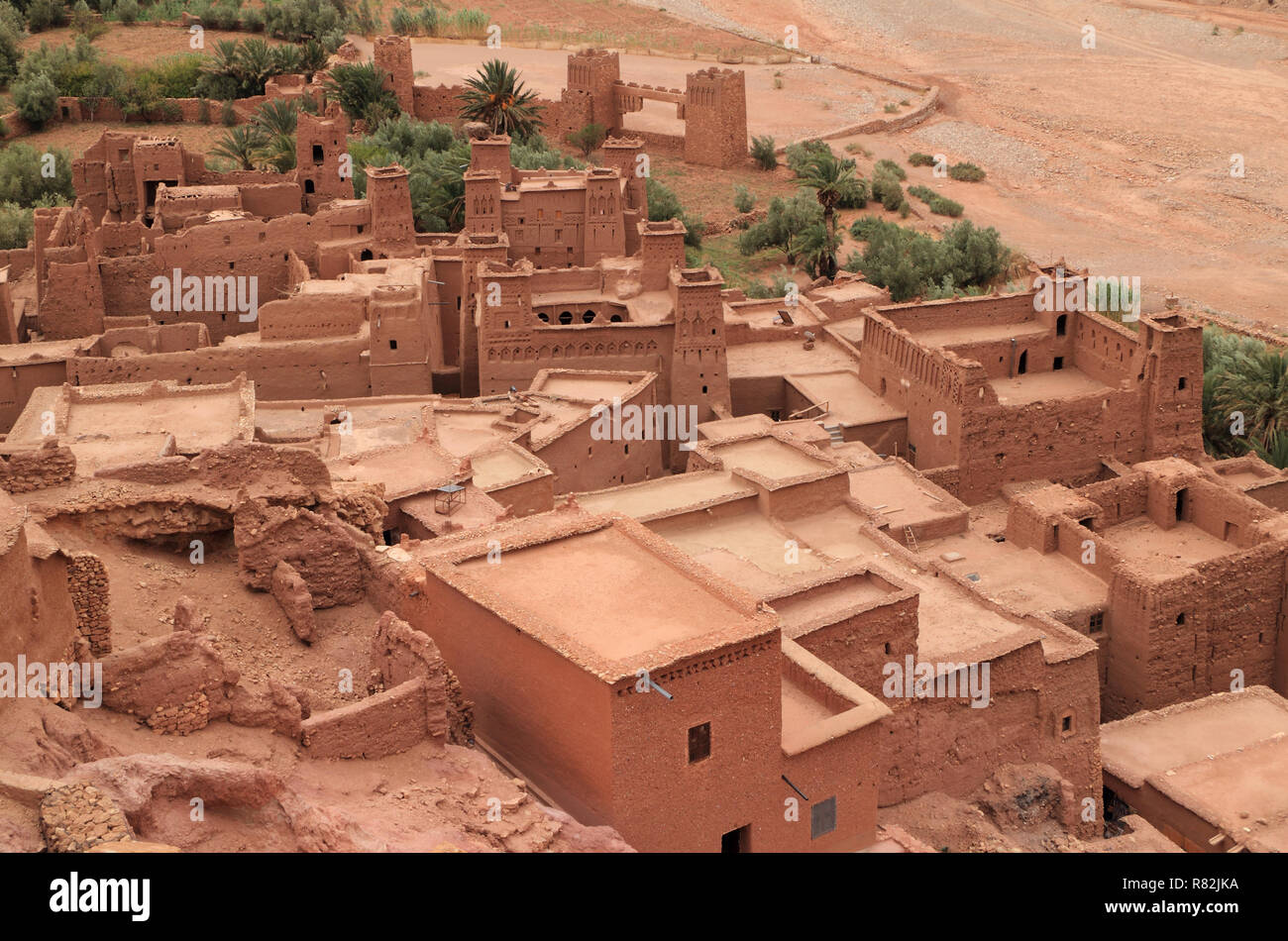 Morocco adobe roof hi-res stock photography and images - Alamy
