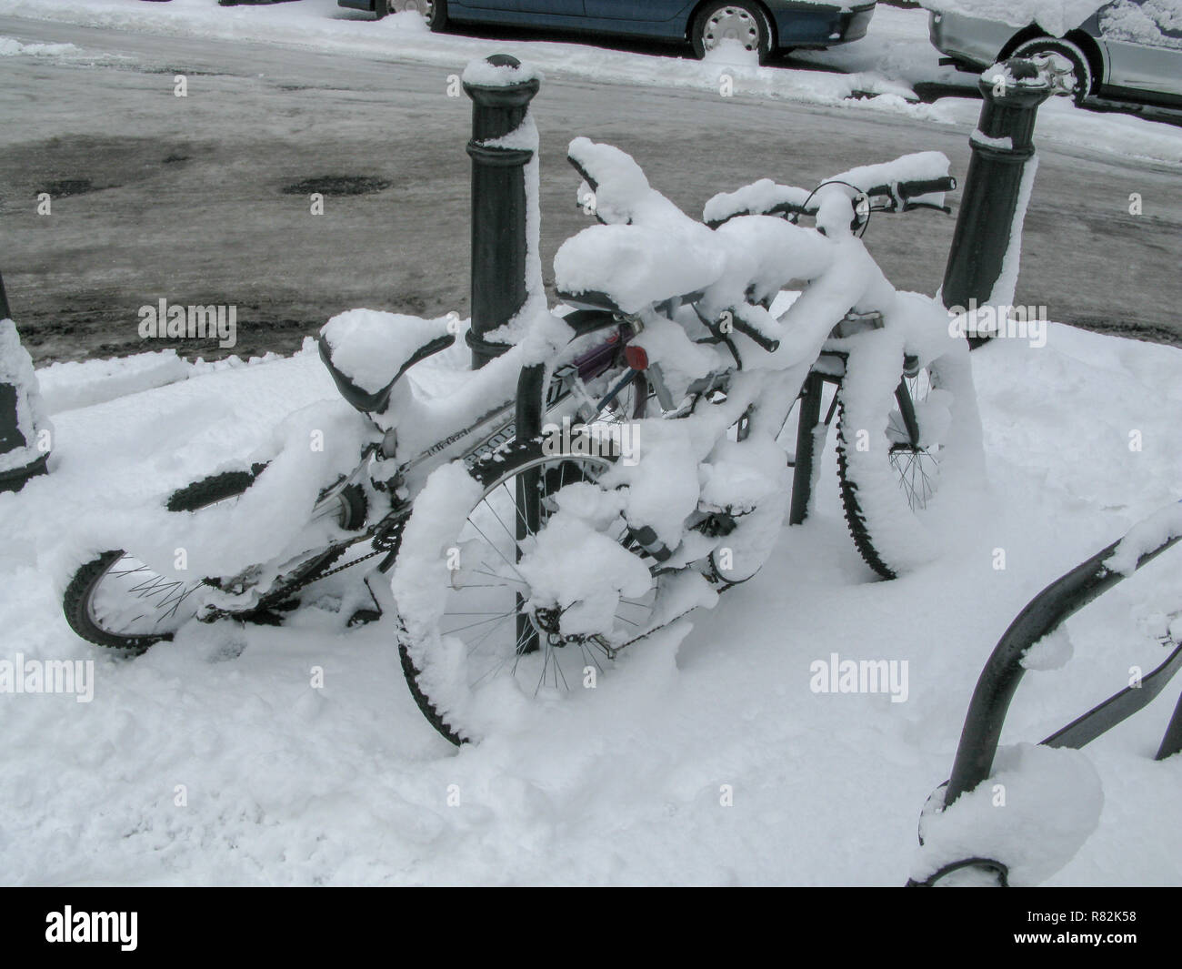 Snow in london hi-res stock photography and images - Alamy
