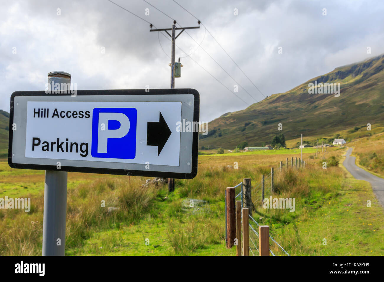 Parking sign in the Scottish highlands Stock Photo - Alamy