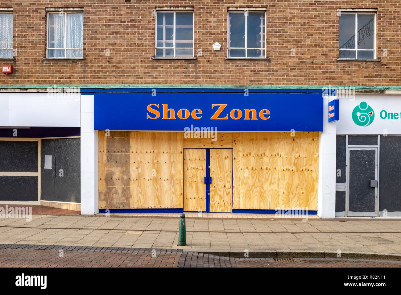 Boarded Up Shop Front Stock Photos & Boarded Up Shop Front Stock Images ...