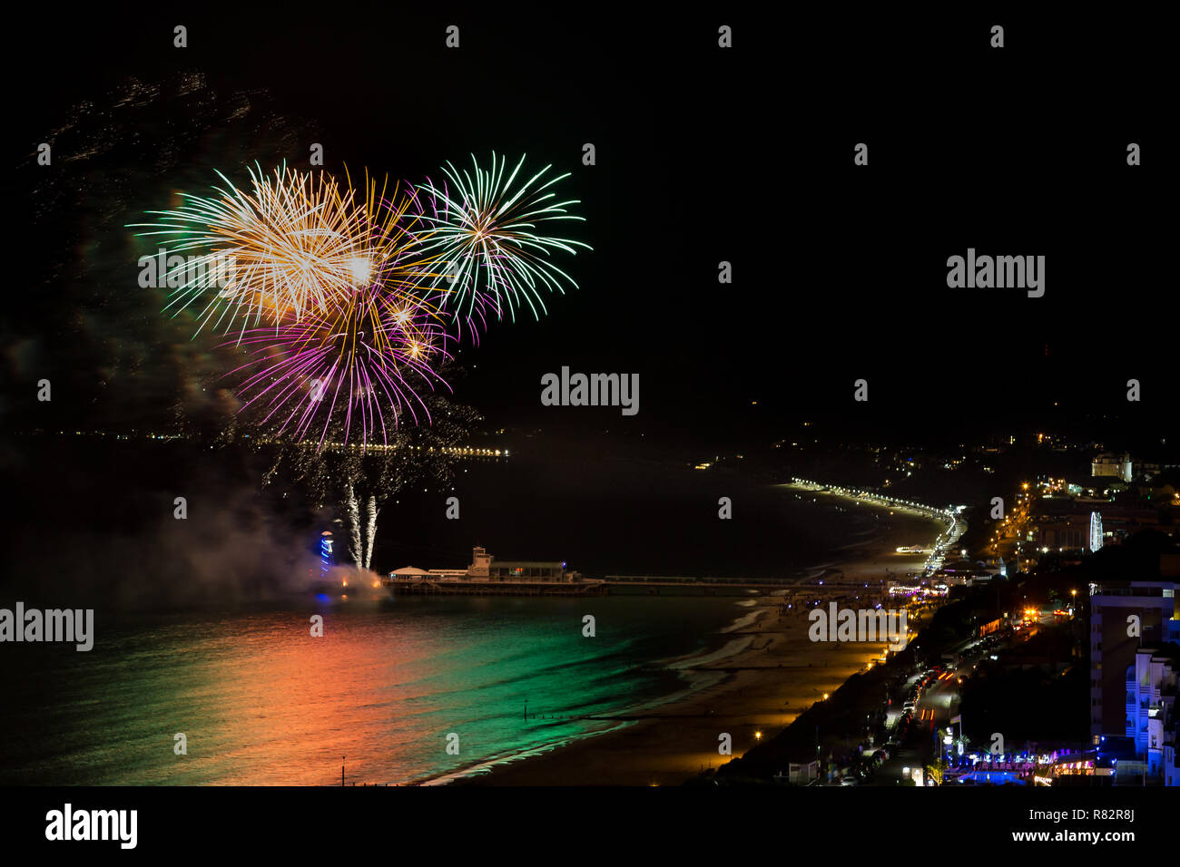 Fireworks over Bournemouth pier Stock Photo - Alamy