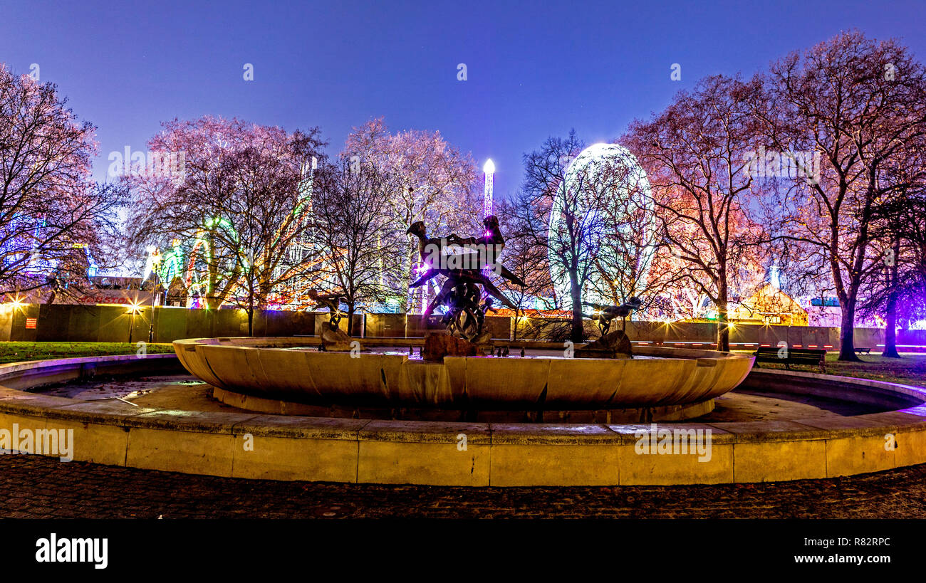 Dark winter night london hi-res stock photography and images - Alamy