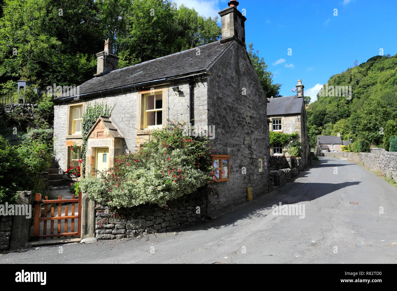Summer view over Milldale village, Upper Dove valley, Peak District ...