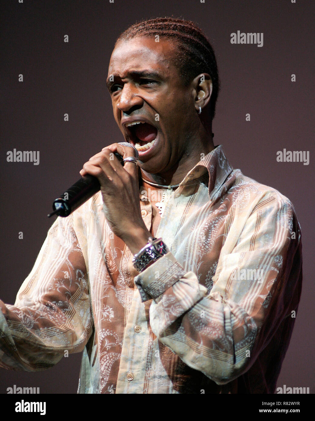 Tommy Davidson performs during an American Idol preview show at the ...