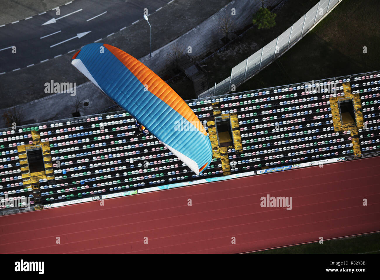 Advance gliders hi-res stock photography and images - Alamy