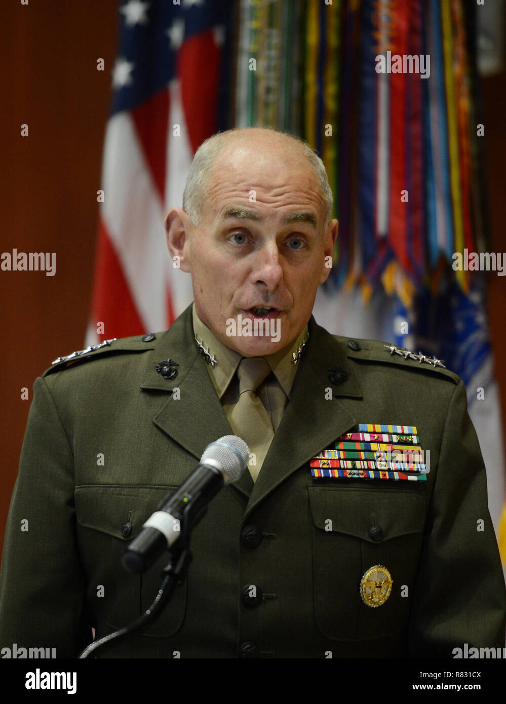 Change of command ceremony hi-res stock photography and images - Alamy