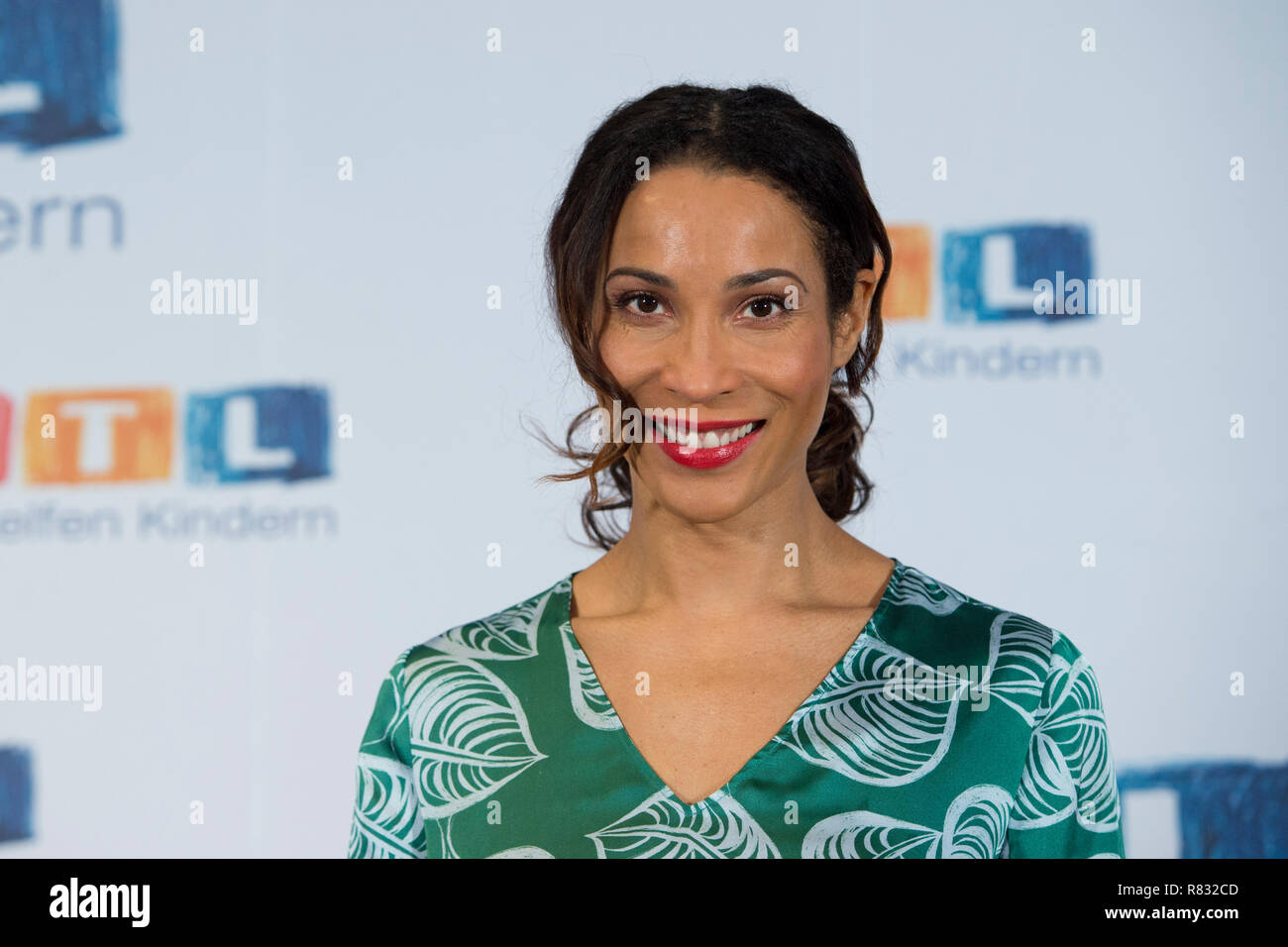 Annabelle MANDENG, moderator, portrait, portrÃ t, portrait, cropped ...