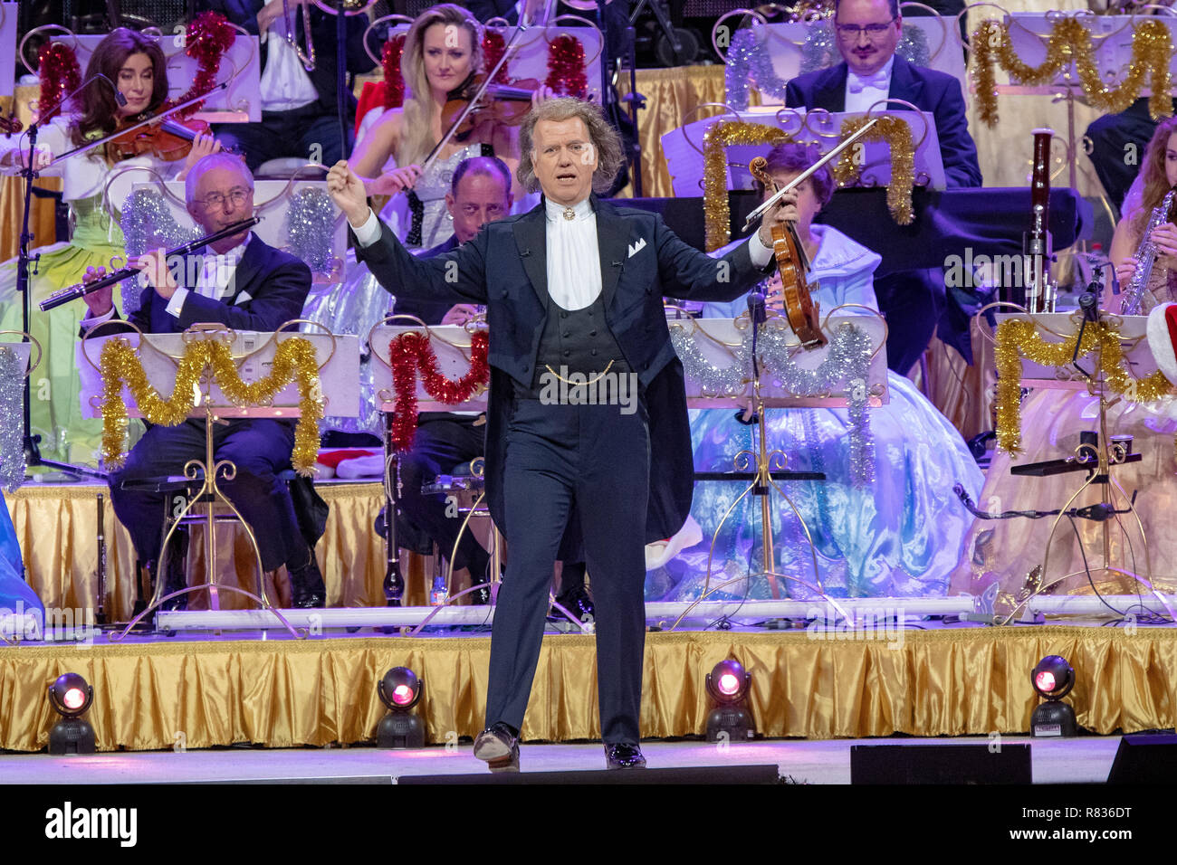 Andre rieu performance london hi-res stock photography and images - Alamy