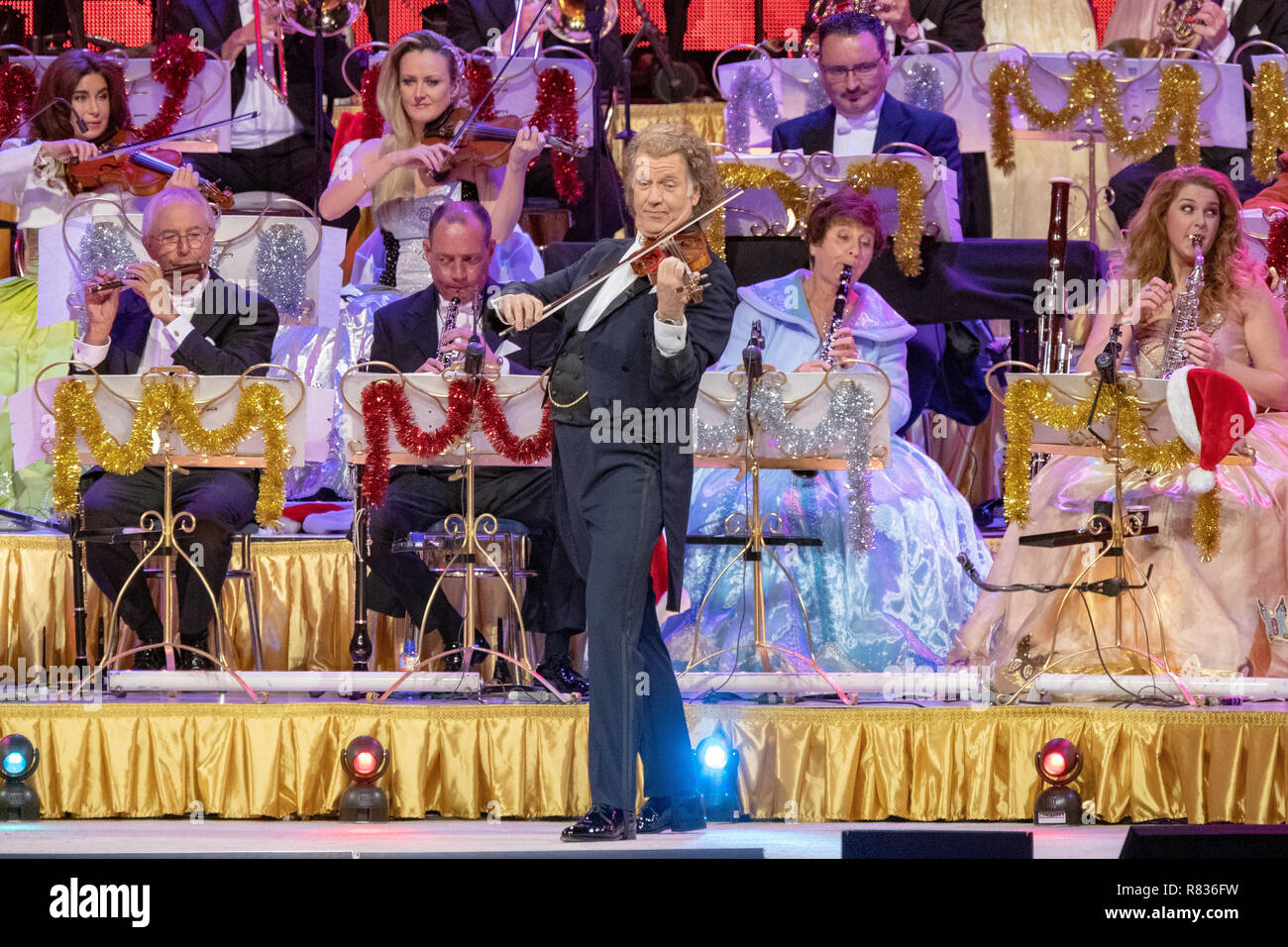 Andre rieu performance london hi-res stock photography and images - Alamy
