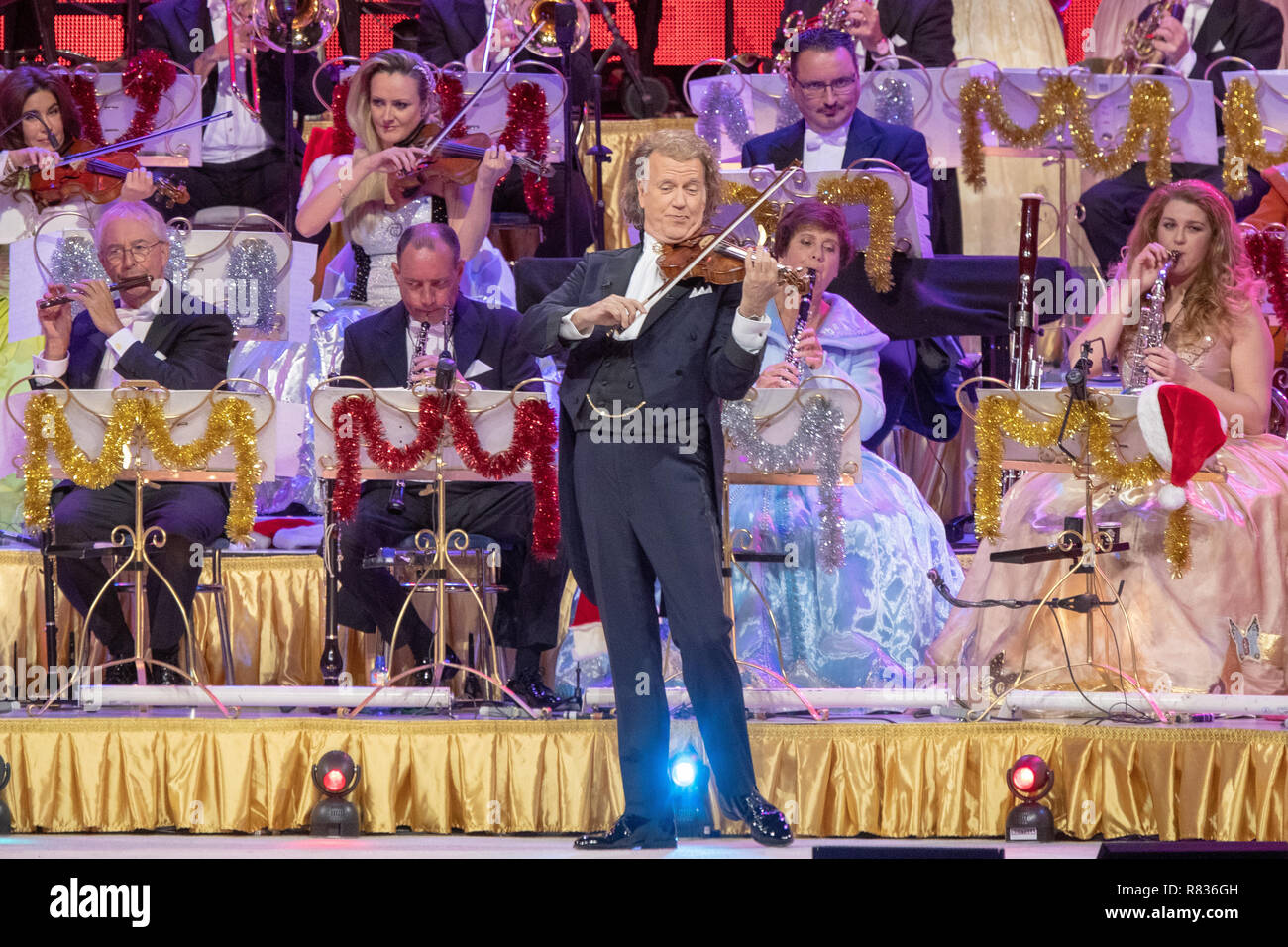 Andre rieu performance london hi-res stock photography and images - Alamy
