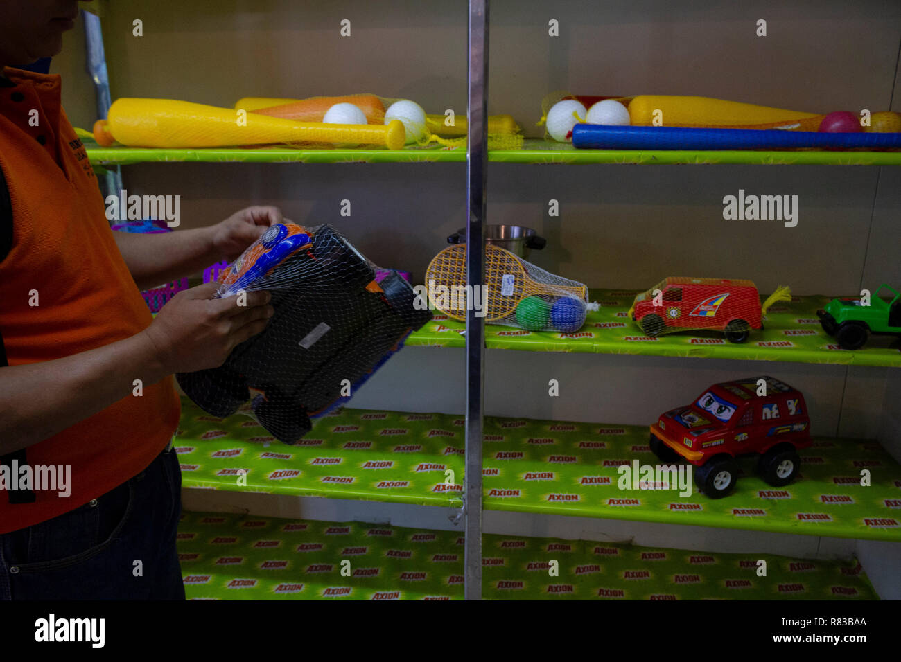 Toy store empty shelves hi-res stock photography and images - Alamy