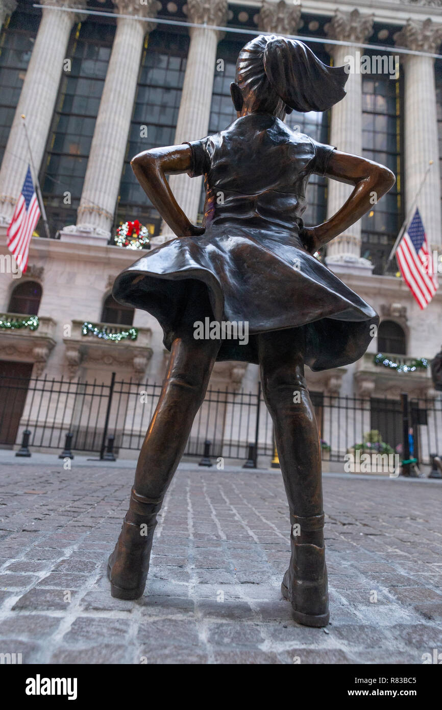 New York, USA - December 12, 2018: Fearless Girl sculpture gets ...
