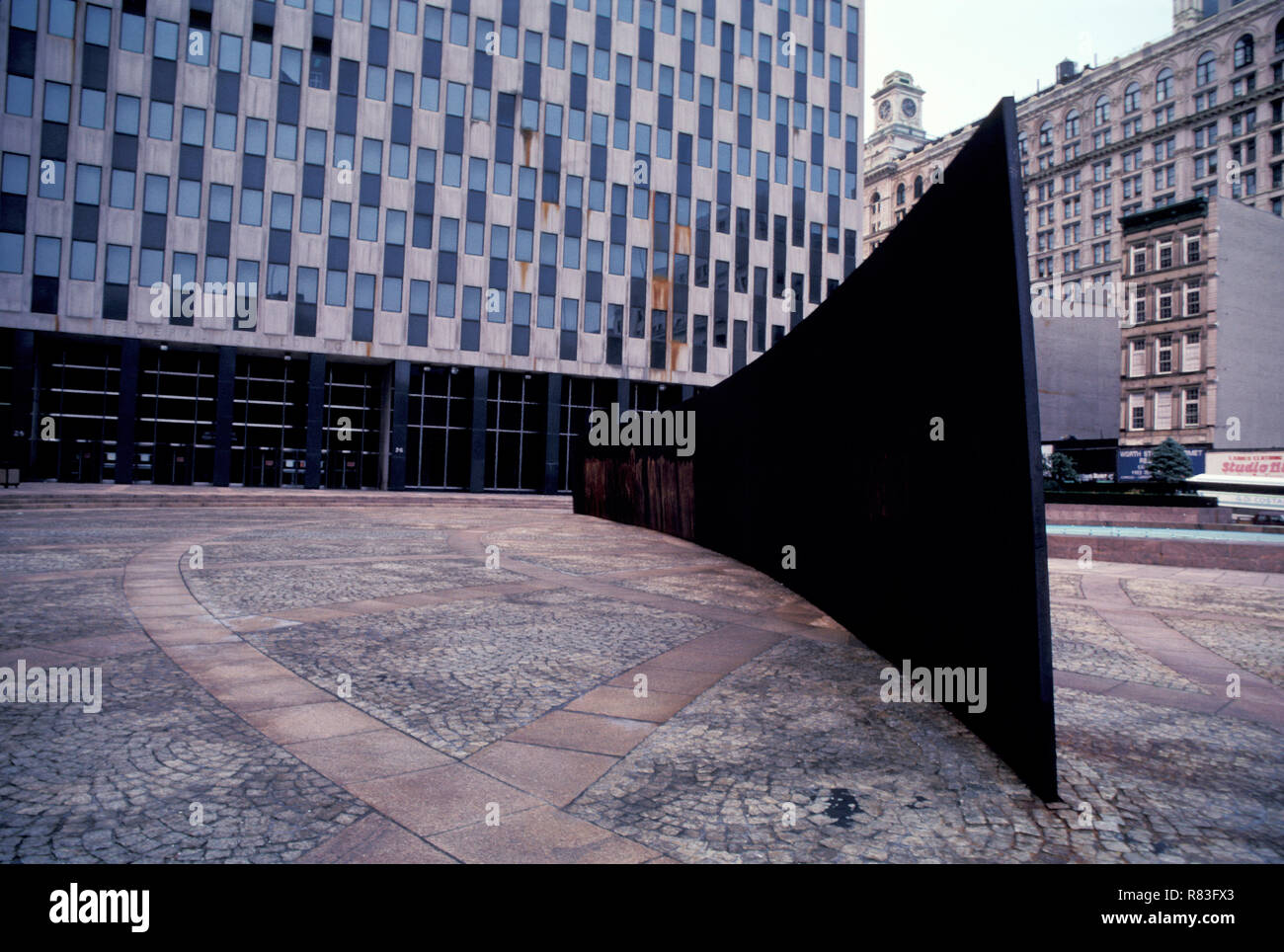 Richard serra tilted hi-res stock photography and images - Alamy