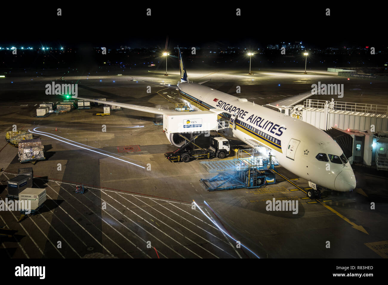 Aeroplane preparation hi-res stock photography and images - Alamy