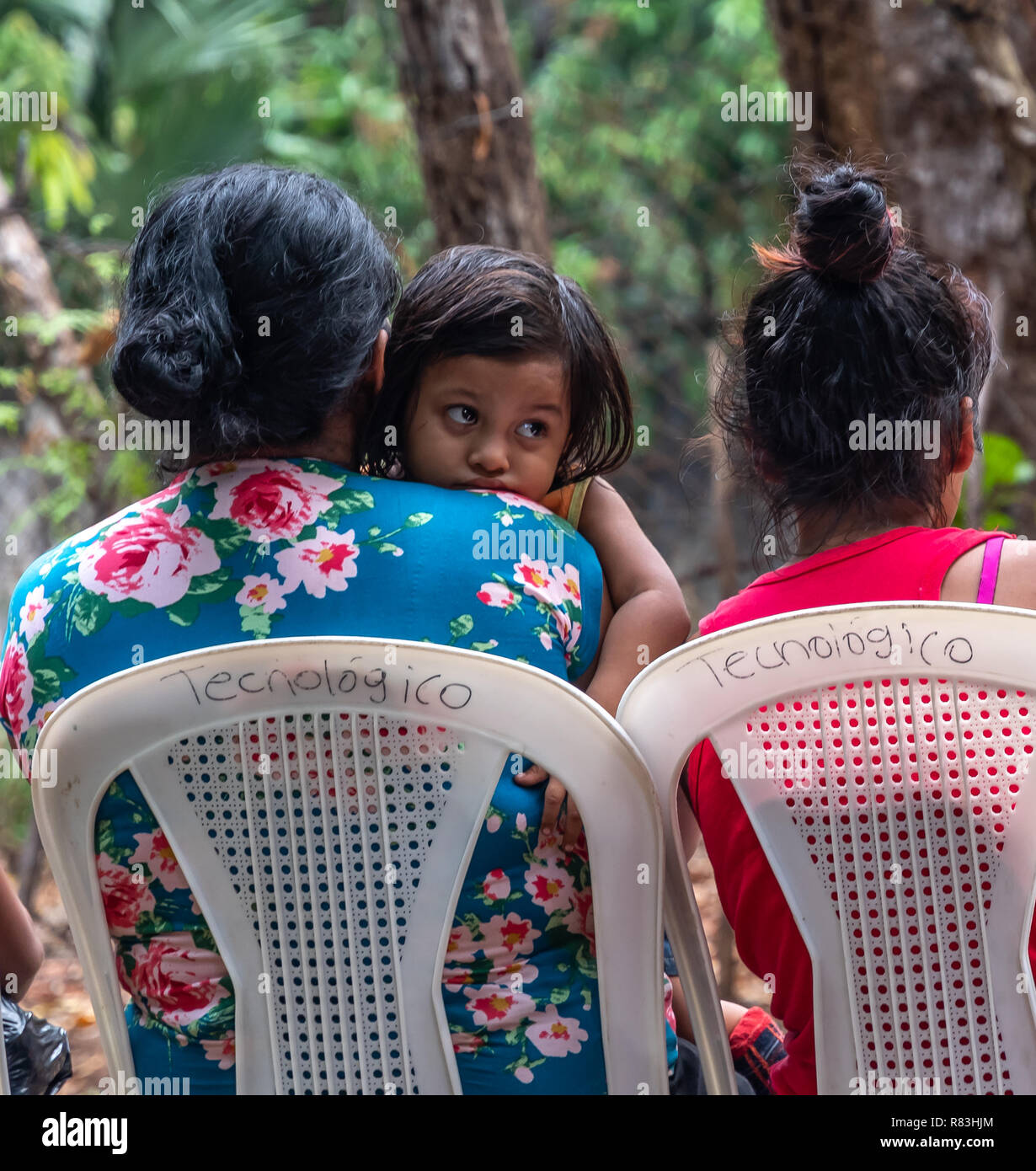 Indigenous guatemalan girl hi-res stock photography and images - Alamy