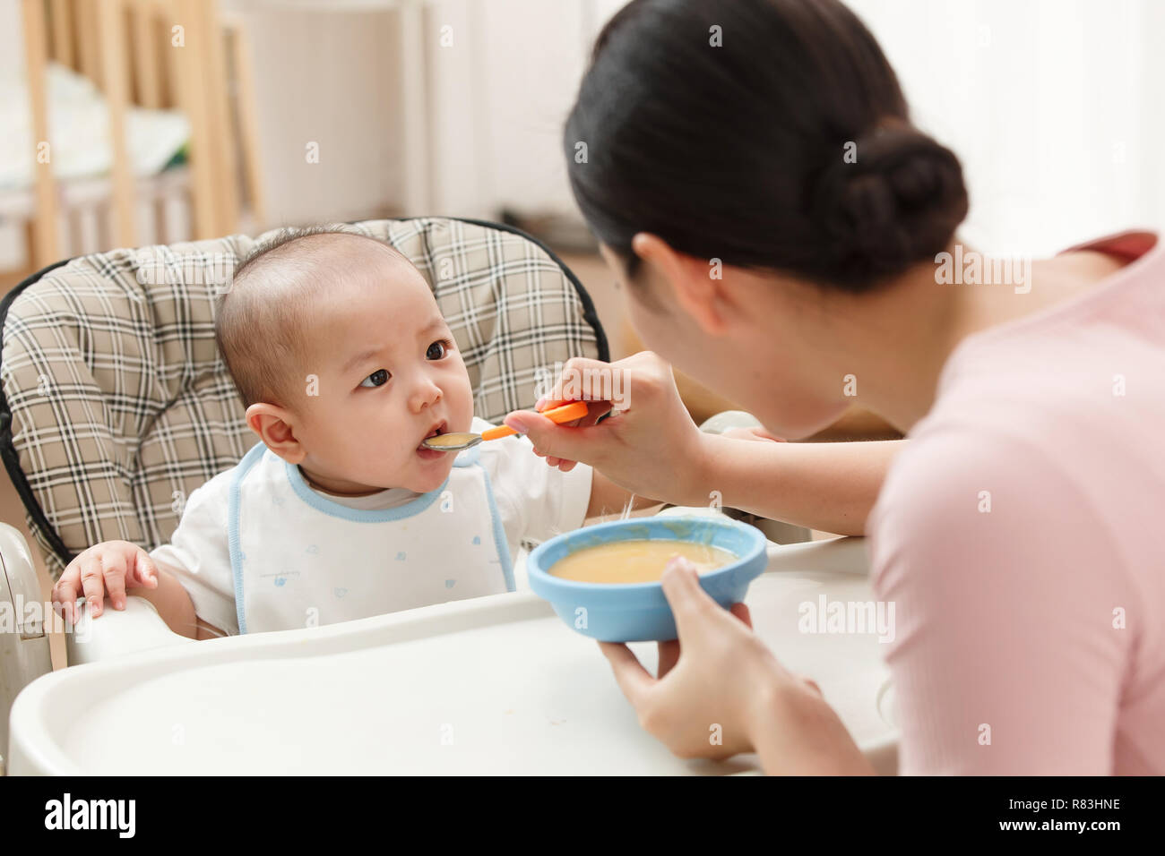 Mother to feed the baby Stock Photo - Alamy