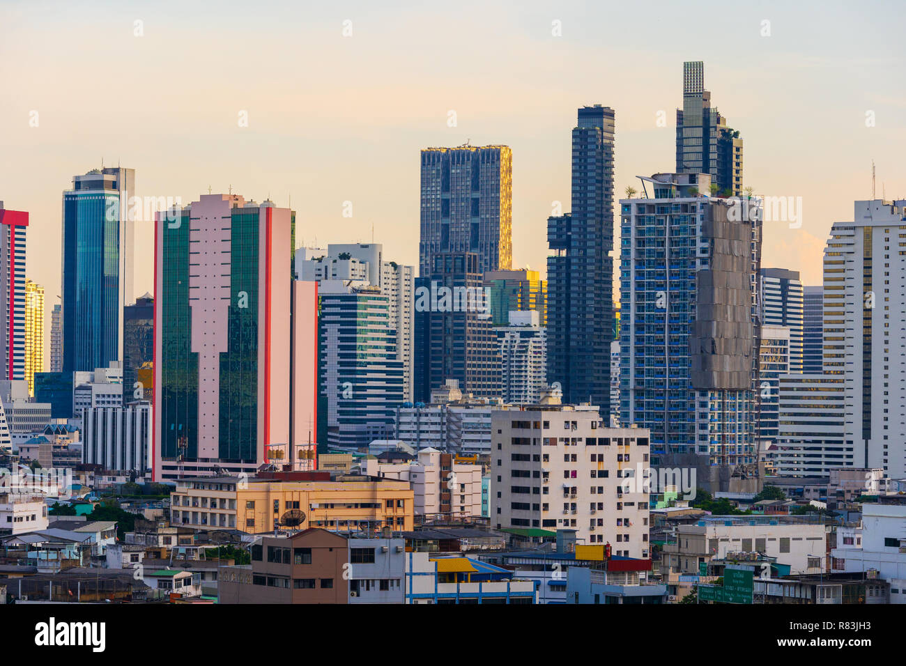 Thai tall building buildings hi-res stock photography and images - Alamy