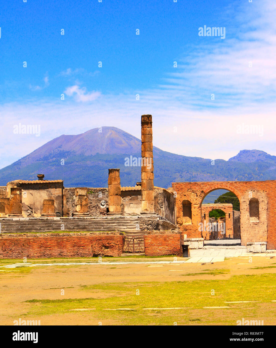 Ruins of Pompeii and volcano Mount Vesuvius, Italy Stock Photo - Alamy