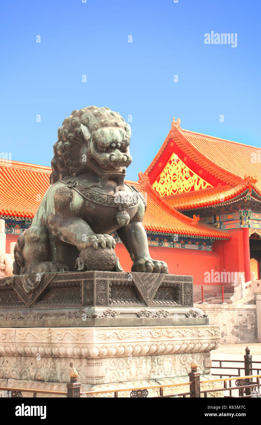 Ancient lion statue in Forbidden City, Beijing, China Stock Photo - Alamy