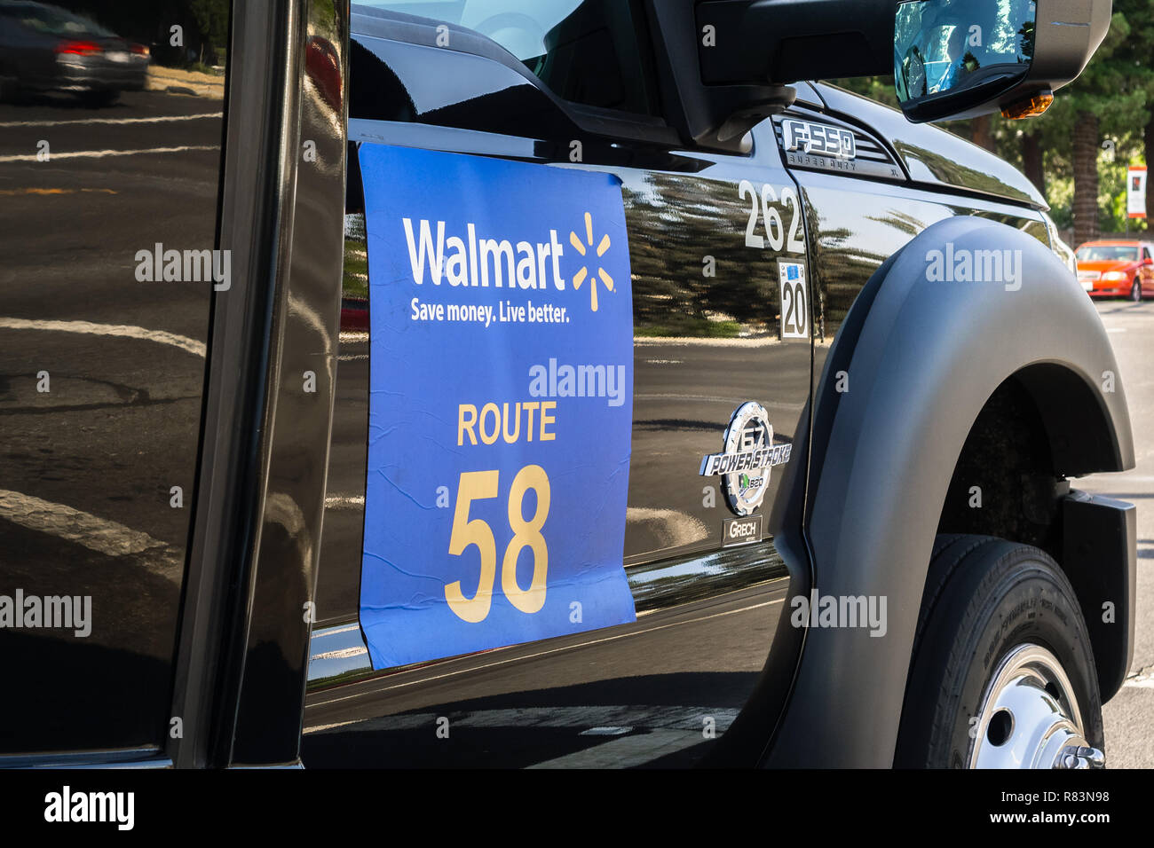 Employees only sign hi-res stock photography and images - Alamy