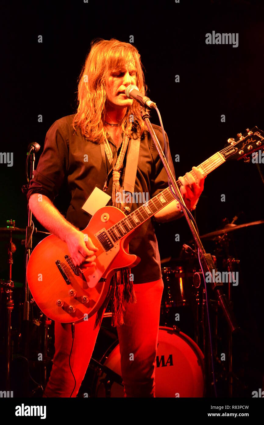1960s guitar player hi-res stock photography and images - Alamy