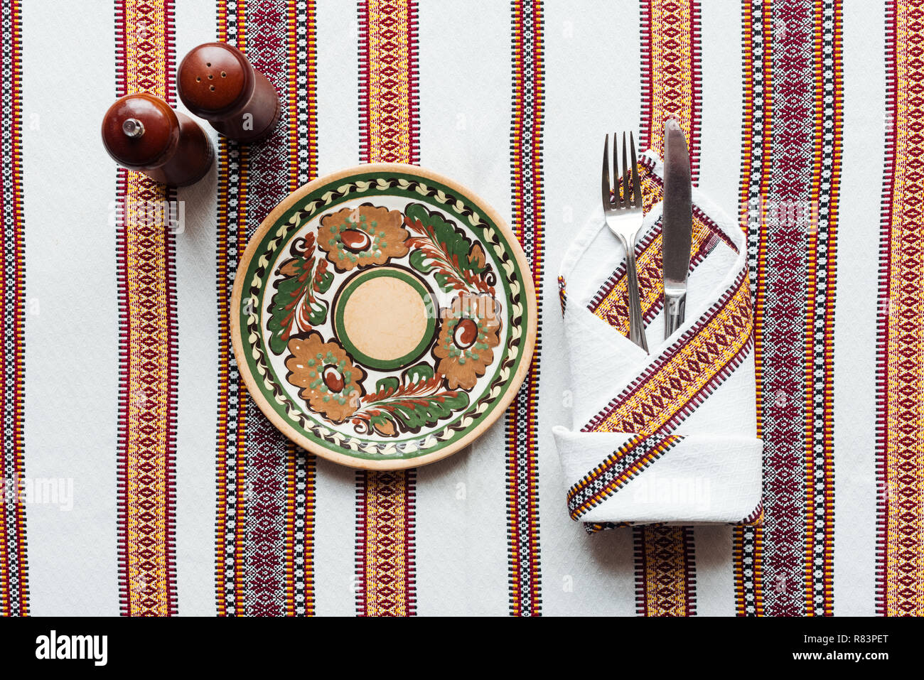 Traditional table setting hi-res stock photography and images - Alamy