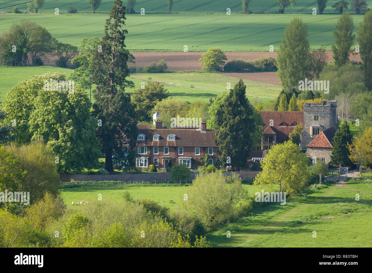 Round hill hi-res stock photography and images - Alamy