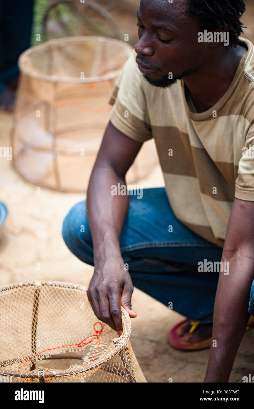 Black africa net fishing hi-res stock photography and images - Alamy