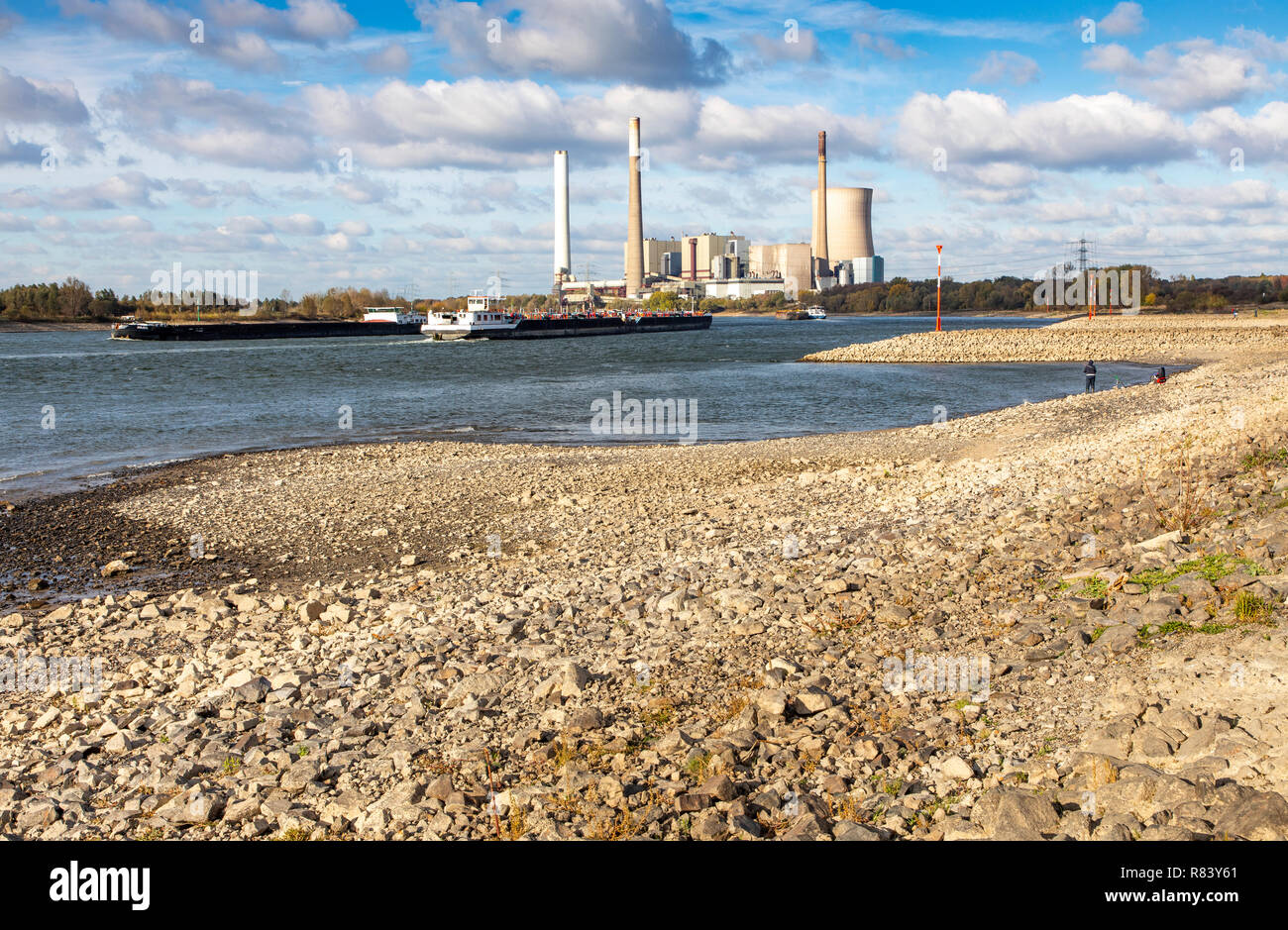 Rhine near Voerde, Lower Rhine, extreme low water, Rhine level at 95 cm ...