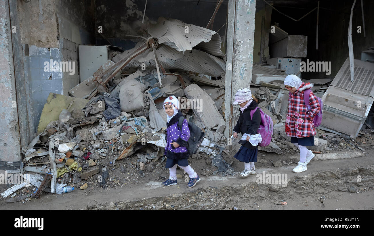 Battle rubble hi-res stock photography and images - Alamy