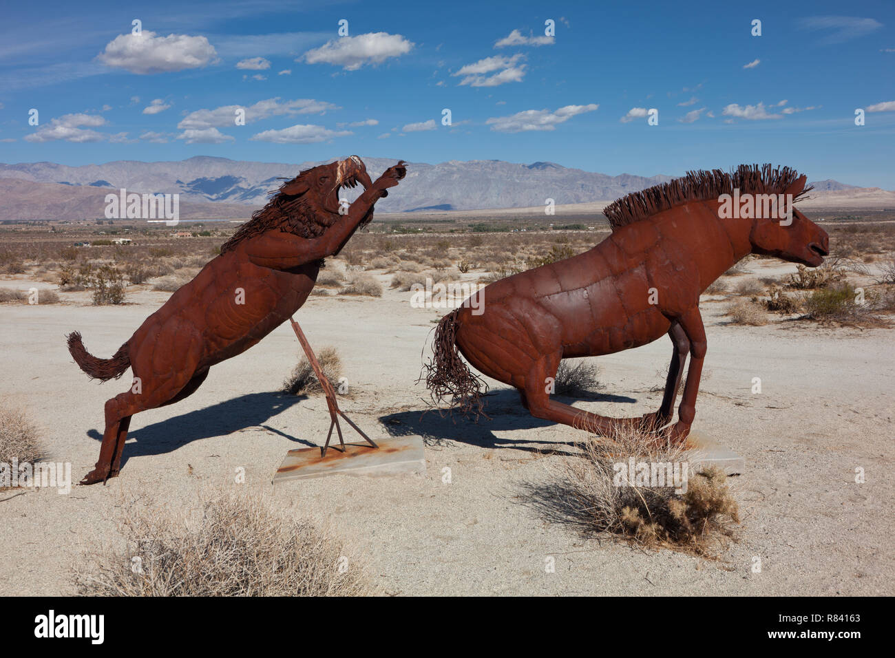 Metal sabretooth sculpture by Ricardo Breceda in Galleta Meadows in ...