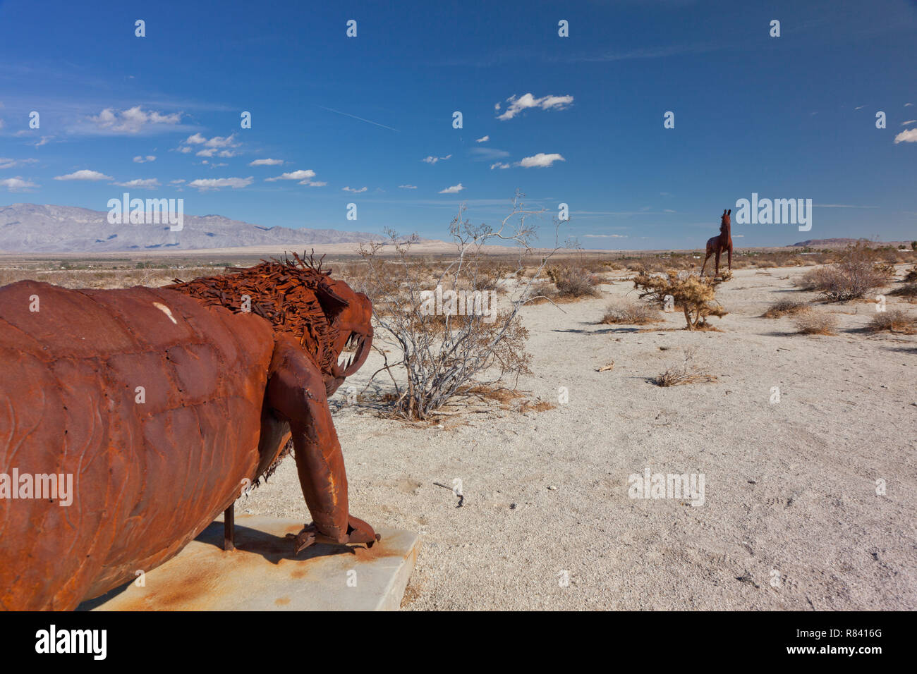 Metal sabretooth sculpture by Ricardo Breceda in Galleta Meadows in ...