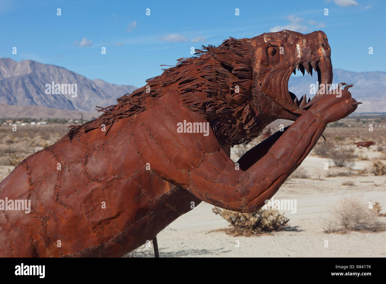 Metal sabretooth sculpture by Ricardo Breceda in Galleta Meadows in ...