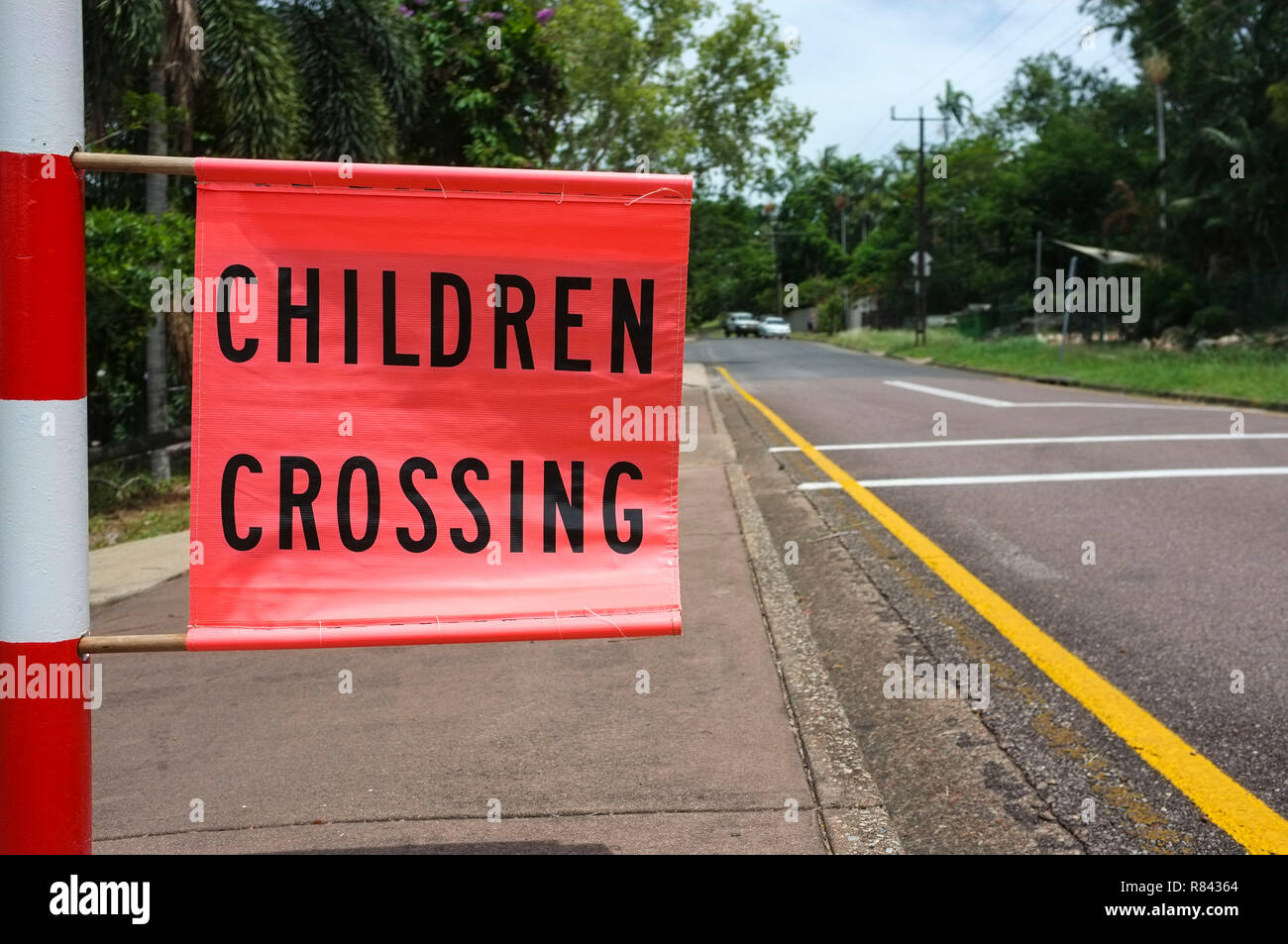 School children crossing road hi-res stock photography and images - Alamy