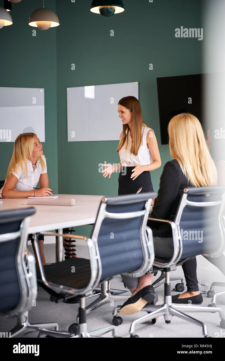 Entry level programme hi-res stock photography and images - Alamy