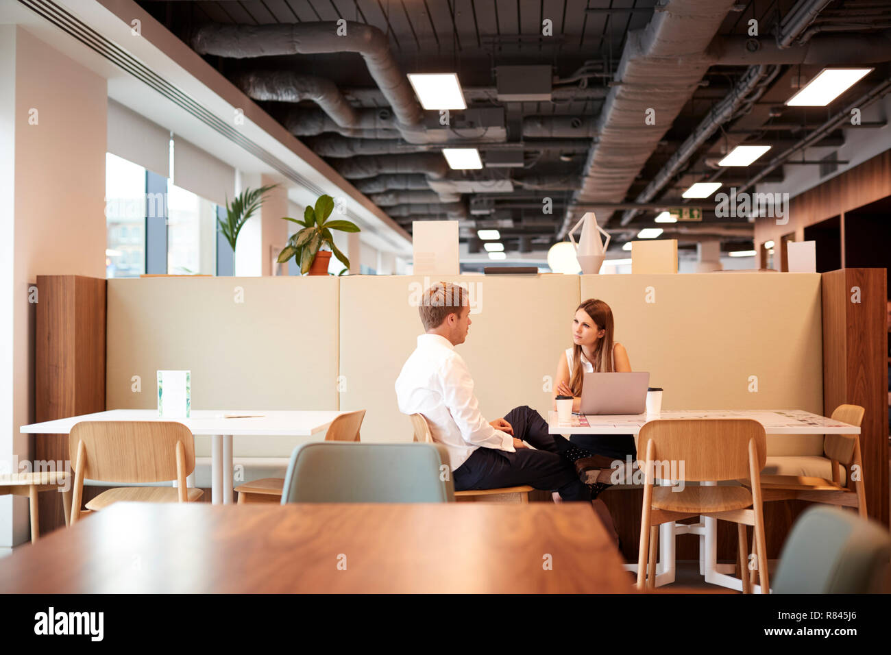 Informal interview two people hi-res stock photography and images - Alamy