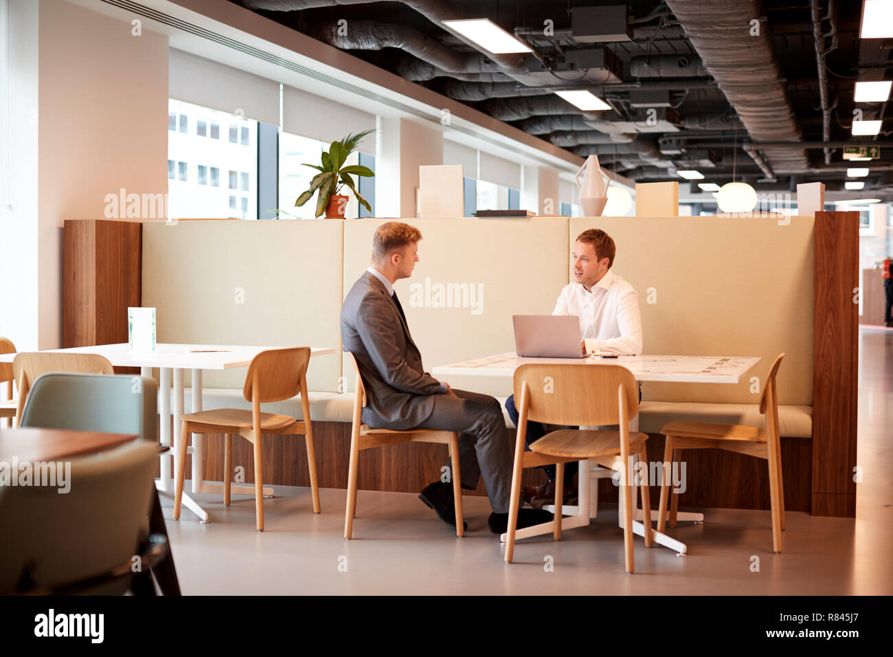 Graduate job interview hi-res stock photography and images - Alamy