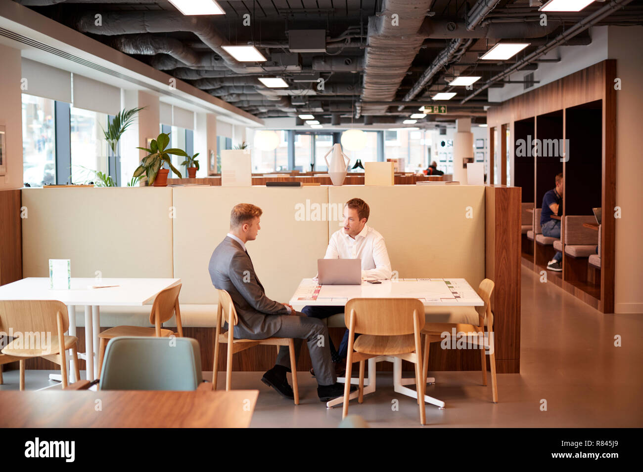 Informal interview two people hi-res stock photography and images - Alamy