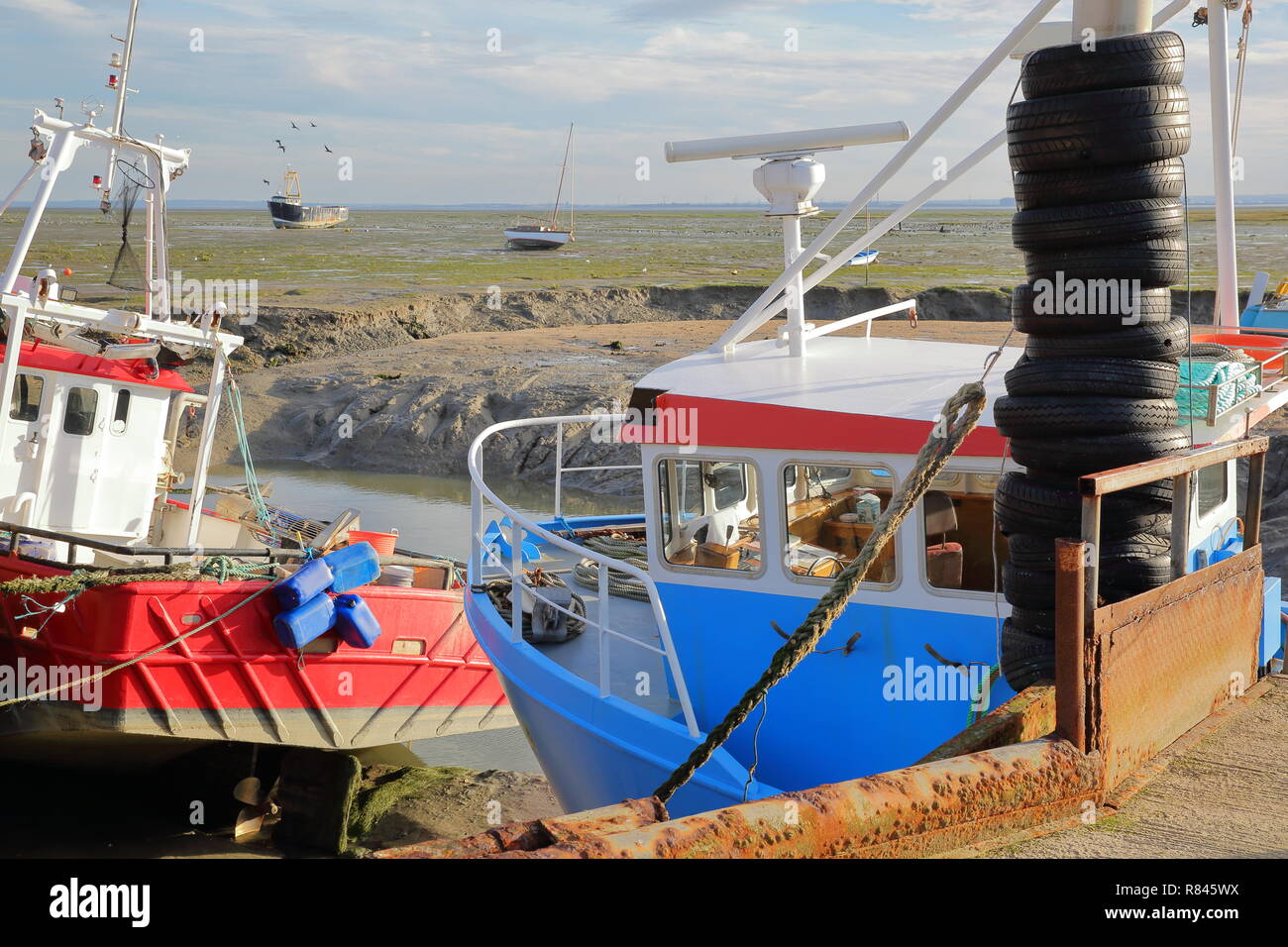 Trawler fishing in estuary uk hi-res stock photography and images - Alamy