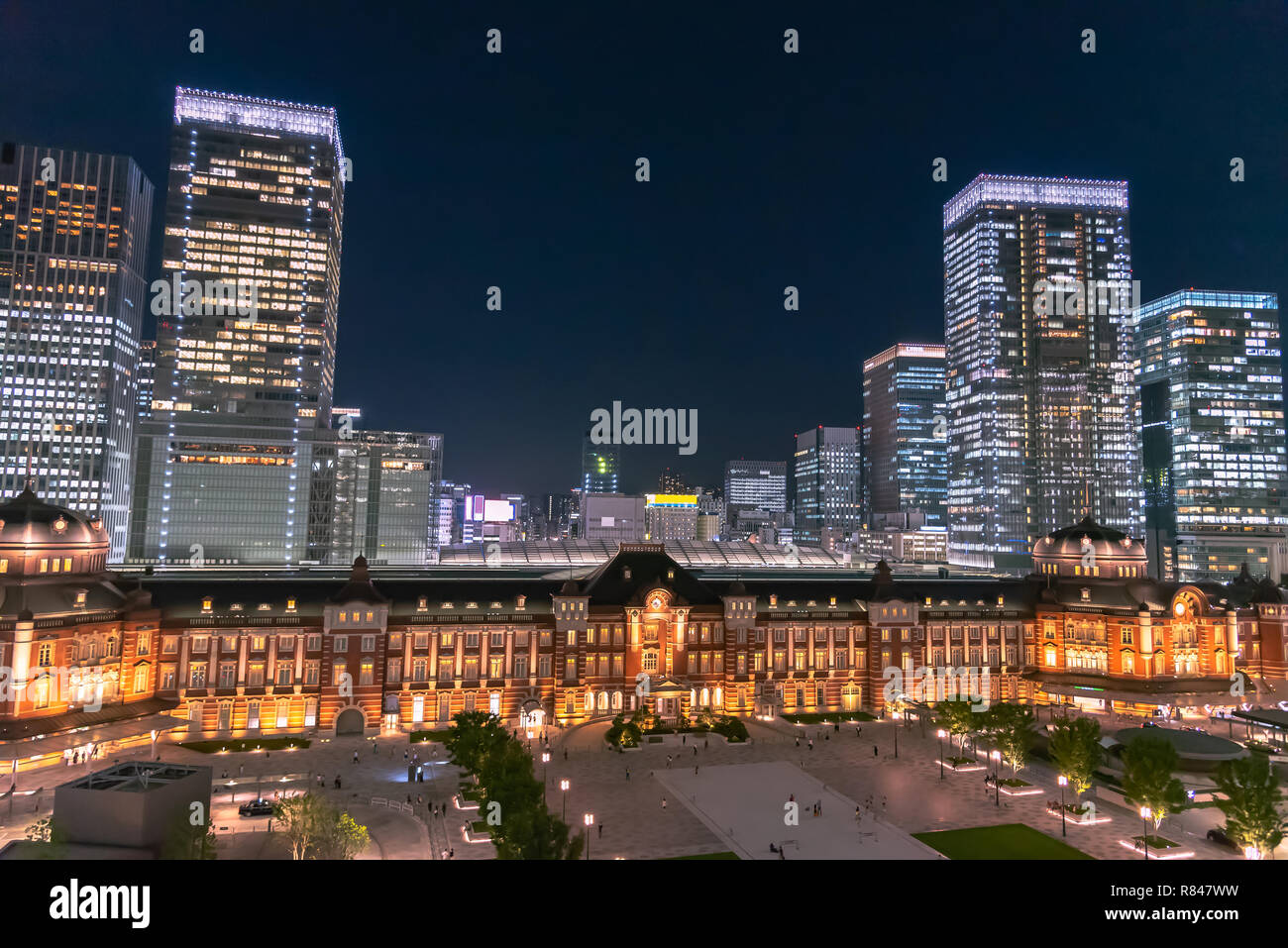 Tokyo station building at twilight time Stock Photo - Alamy